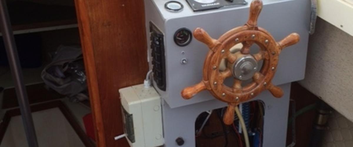 Winga 25 - 1973 - Bund nyrenoveret, slebet helt...