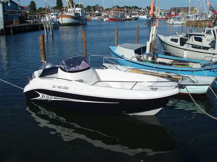 X AM 480 Open - 2008 - God plads i pulten til opbeva...