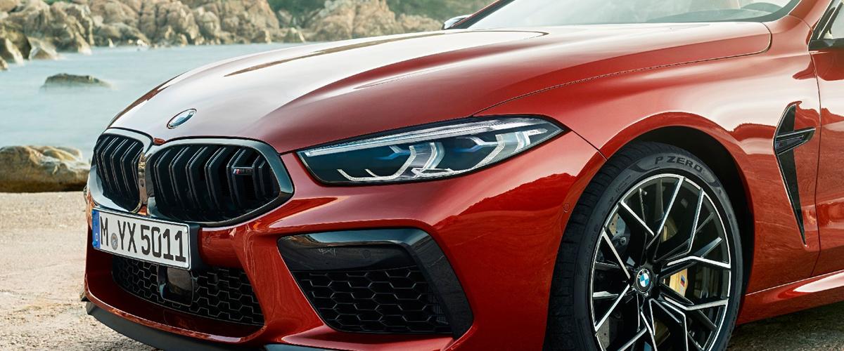 BMW M8 og Mercedes A35 SHooting Brake AMG