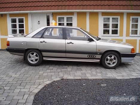 Audi 100 turbo SOLGT - Billeder af biler - Uploaded af mads d