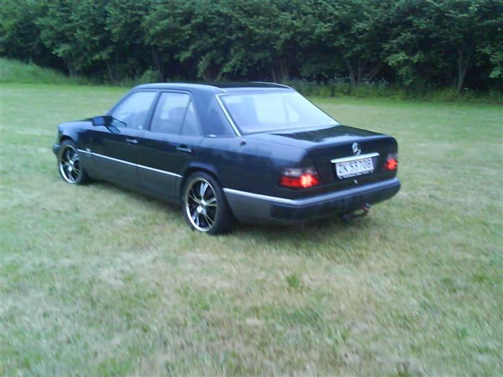 Mercedes Benz W124 E230 - Billeder af biler - Uploaded af Erik O