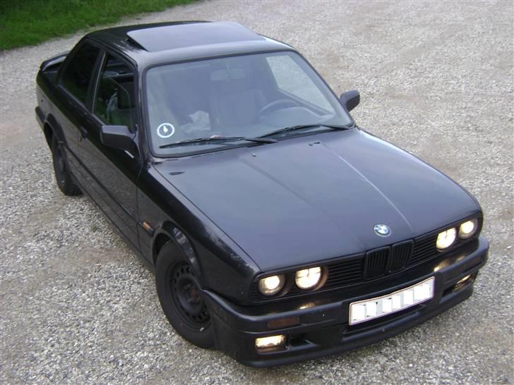 BMW E30 325i M-tech 2 m50 - Billeder af biler - Uploaded af Mark M