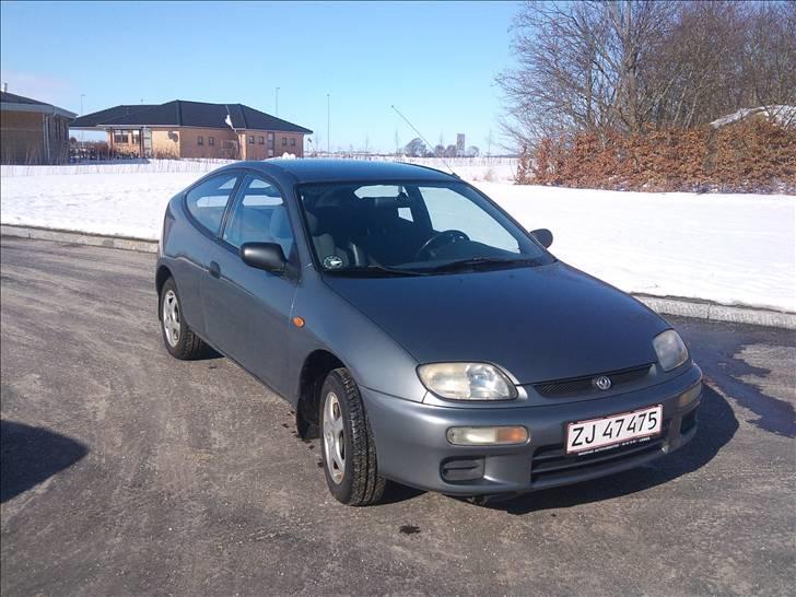 Mazda 323C Solgt - Billeder af biler - Uploaded af Benjamin A
