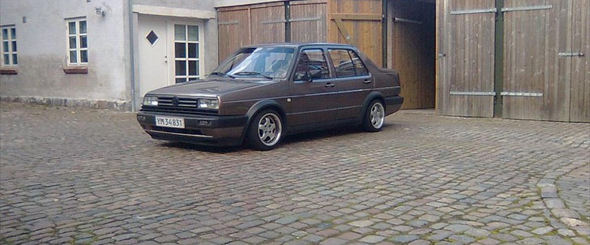 VW jetta gl væk - 1985 - øhhh den kører over 20 på lit...