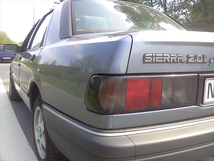 Ford Sierra 2.0 Ghia - Billeder af biler - Uploaded af Mr. J