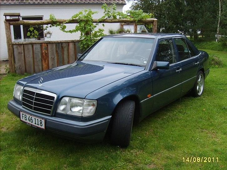 Mercedes Benz 300D W124 - Billeder af biler - Uploaded af Michael R