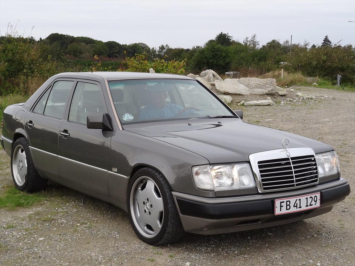 Mercedes Benz W124 300E - Billeder af biler - Uploaded af Jesse J