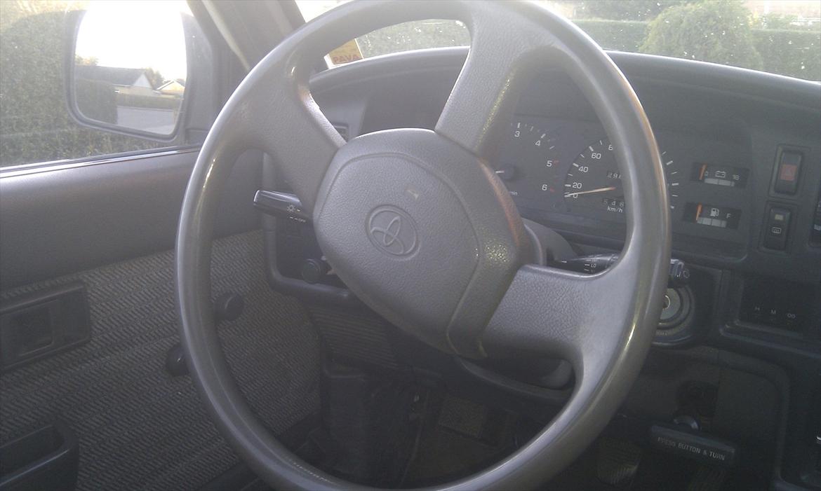 Toyota Hilux LN 110 SOLGT - Billeder af biler - Uploaded af Martin H