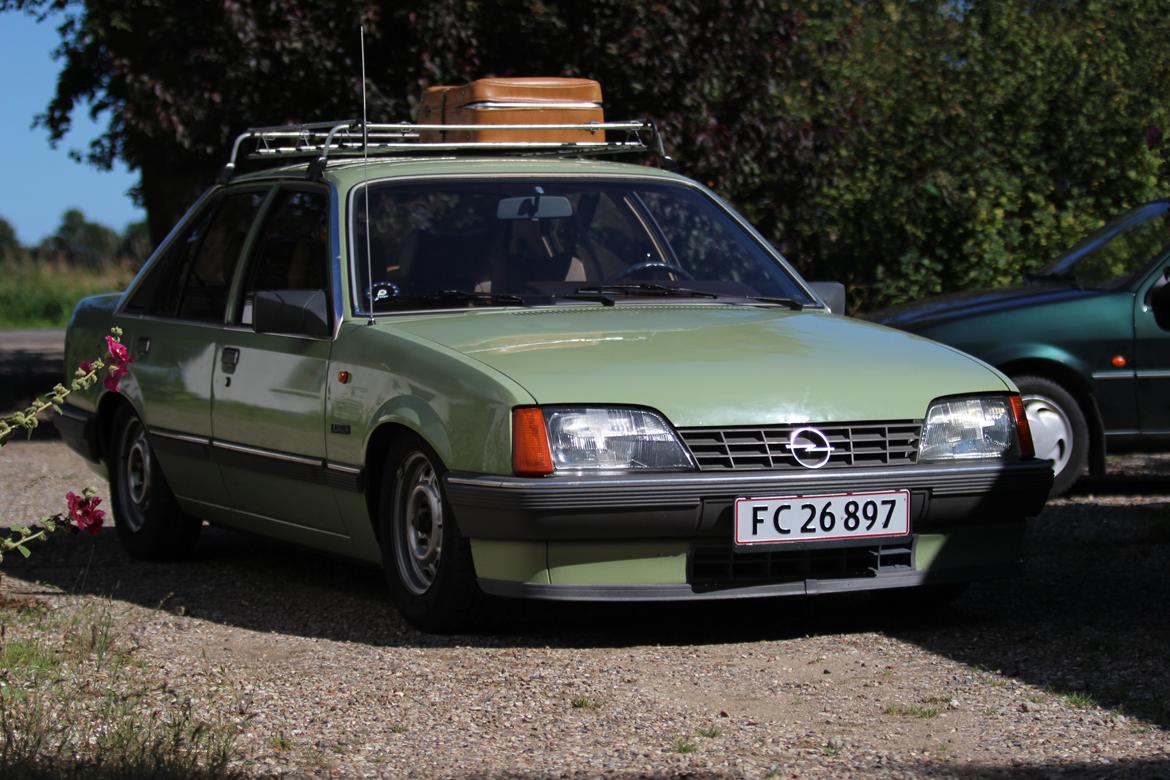 Opel Rekord E2 Luxus "Vinterhi" - Billeder af biler - Uploaded af . C