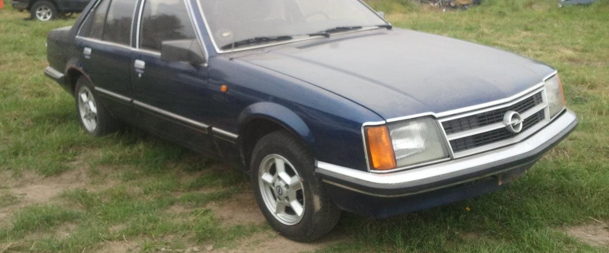 Opel Commodore C 2.5 I Sedan - 1982 - Bilen har lidt overflade rust...