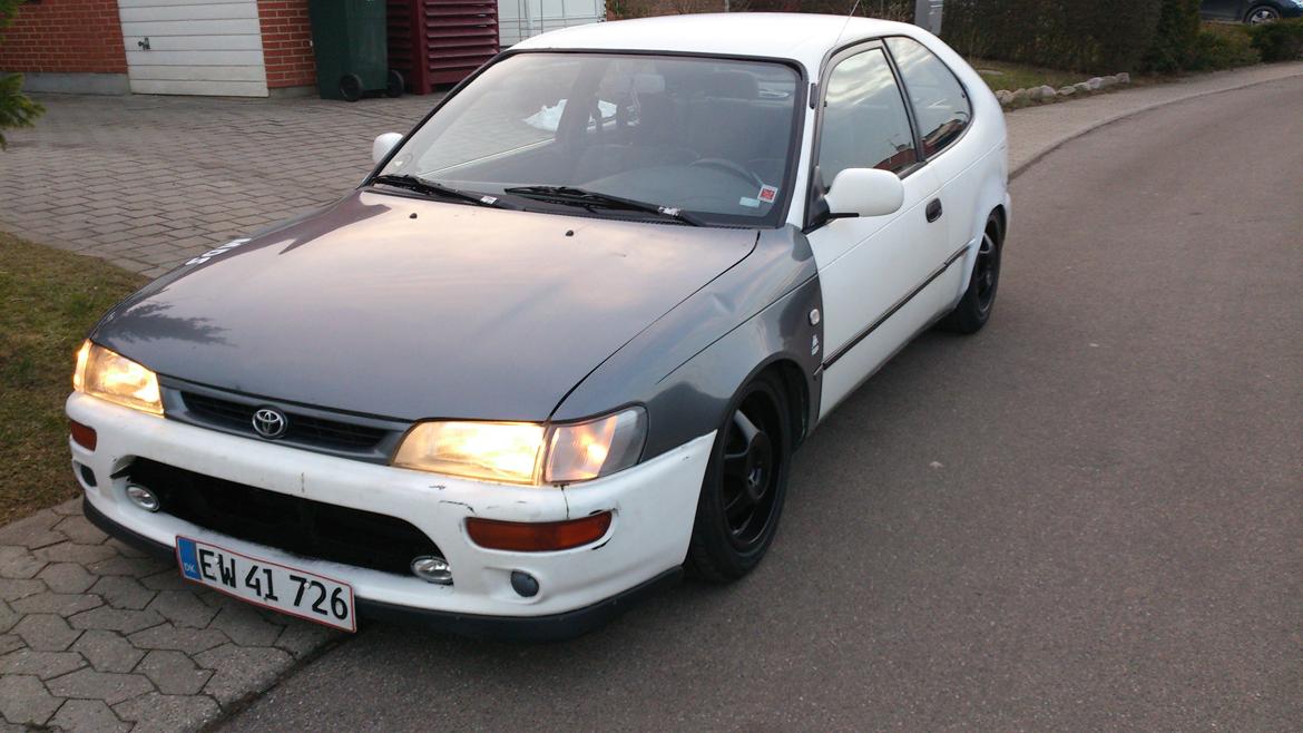 Toyota Corolla E10 1.3 16V (vinterbil) DØD - Billeder af biler ...