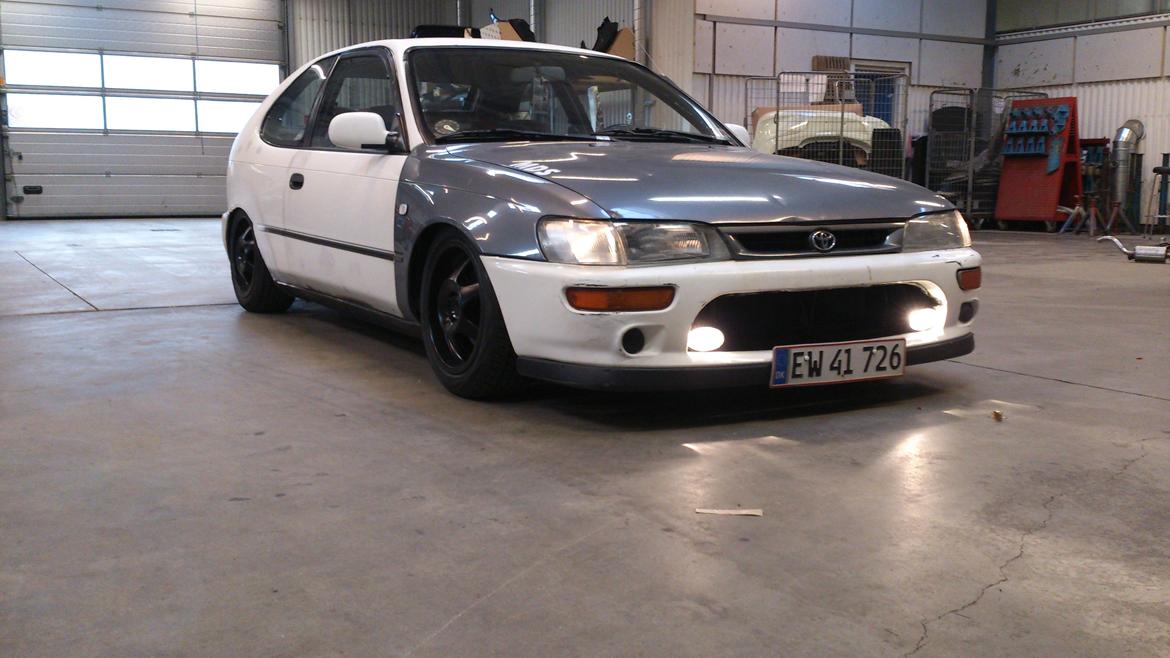 Toyota Corolla E10 1.3 16V (vinterbil) DØD - Billeder af biler ...