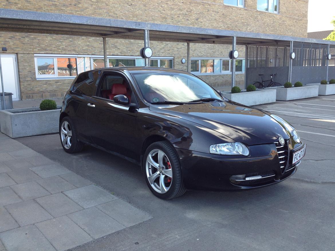 Alfa Romeo 147 2.0 TS F1 selespeed - Billeder af biler - Uploaded af ...
