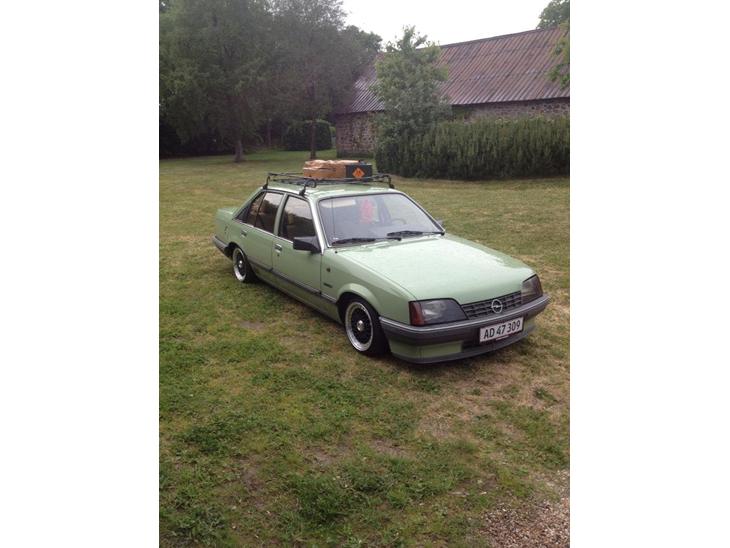Opel Rekord E2 Luxus - 1983 - Bilen, karosse, og motor osv ...