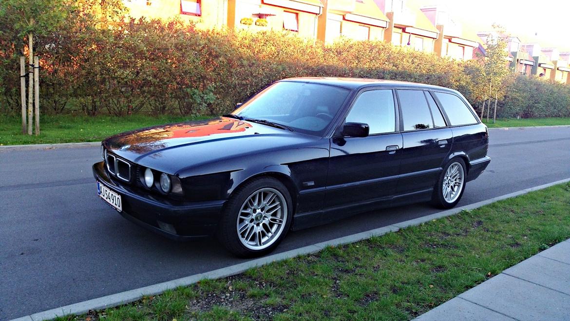 BMW E34 518i Touring Executive - Billeder af biler - Uploaded af Mads Schou