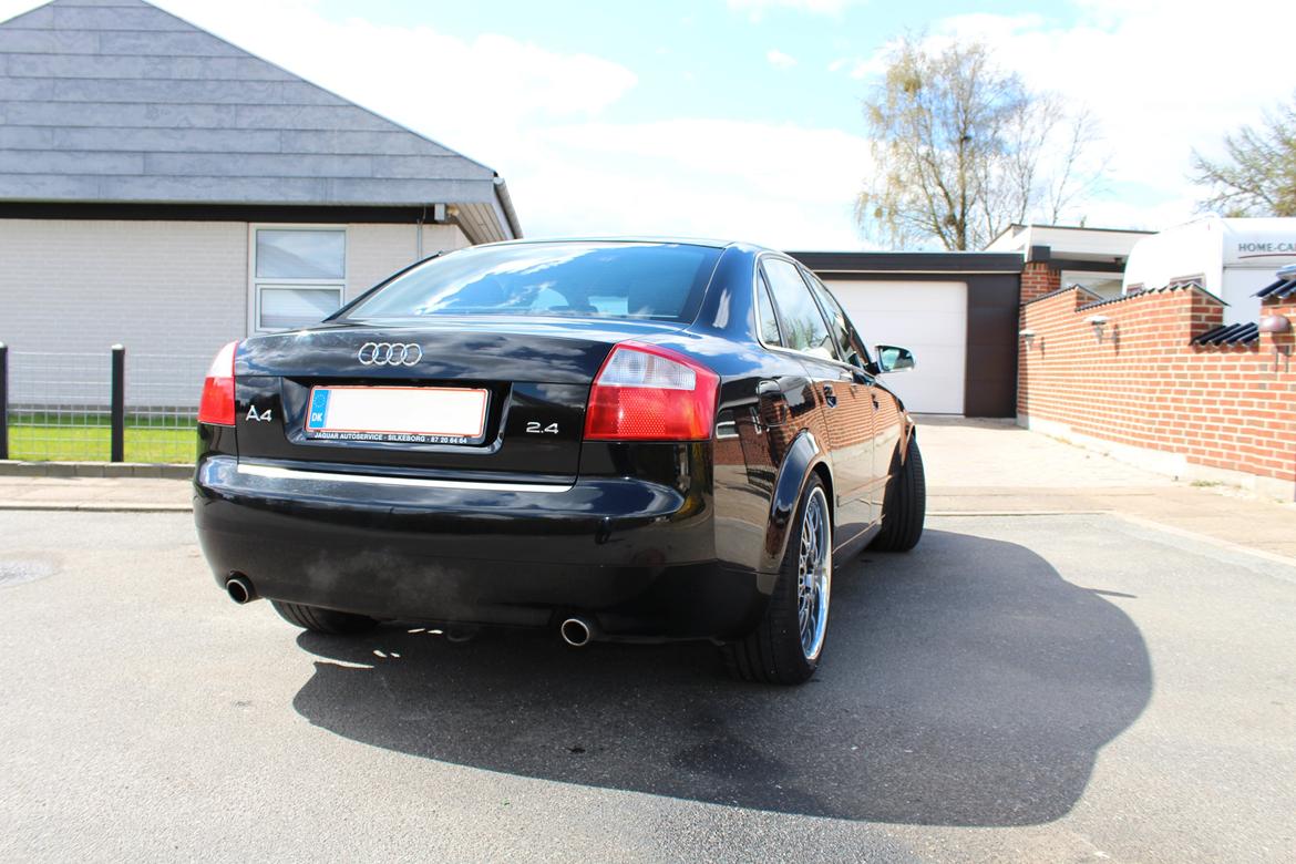 Audi A4 B6 V6 2,4 - Billeder af biler - Uploaded af Johnnie B
