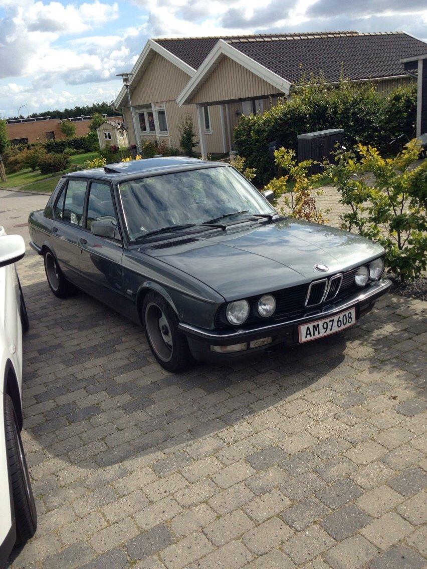 BMW E28 520i (Solgt) - Billeder af biler - Uploaded af M. Winther