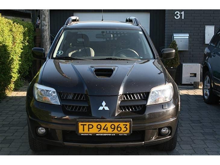 Mitsubishi Outlander 2.0 Turbo 4WD - Billeder af biler - Uploaded af brianh