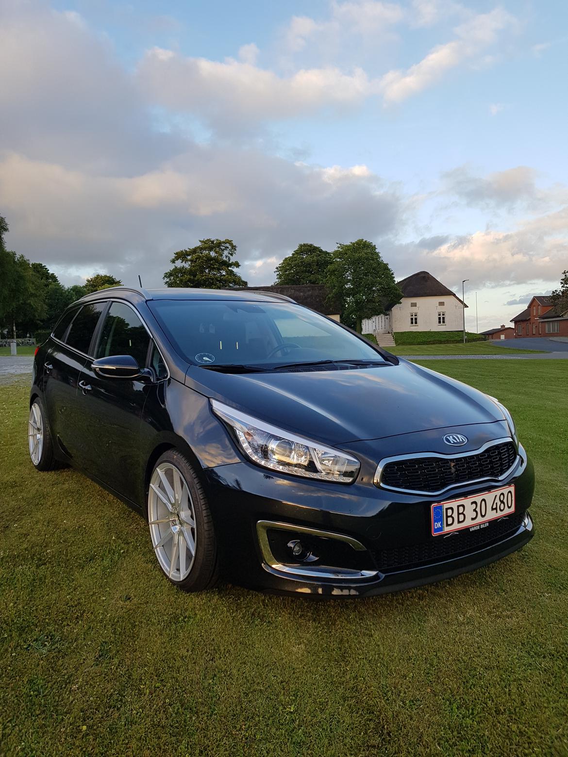 Kia C'eed SW 1,6 crdi Premium - Billeder af biler - Uploaded af Thomas T
