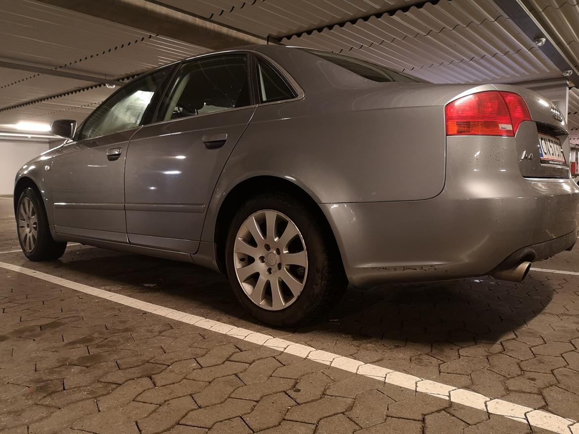 Audi A4 B7 LIMOUSINE (SOLGT) - Billeder af biler - Uploaded af Jacob Wenmin