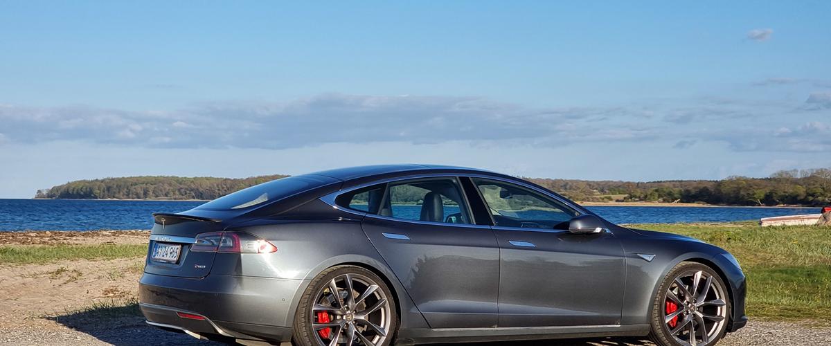 Tesla Model S P85+ Performance - 2015
