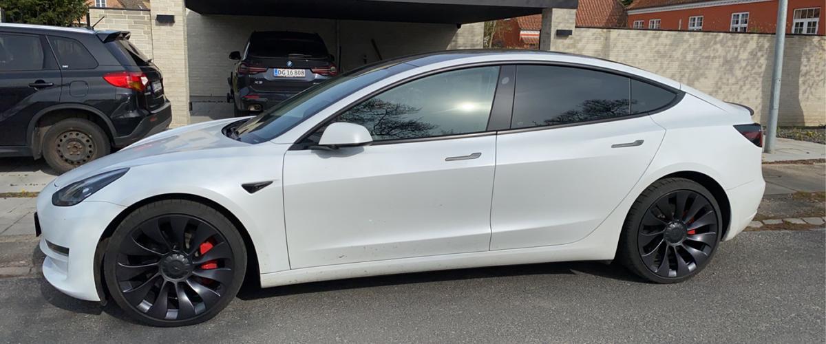 Tesla Model 3 Long Range Performance - 2021 - Købt til 300 km daglig ...