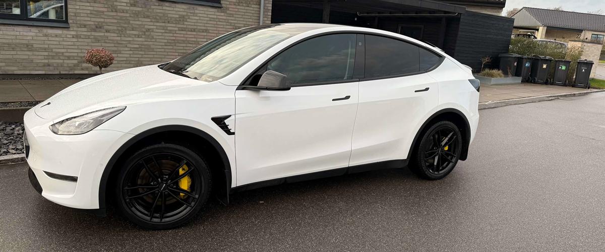 Tesla Model Y Long Range AWD - 2022 - Har alt det udstyr som en Tes...