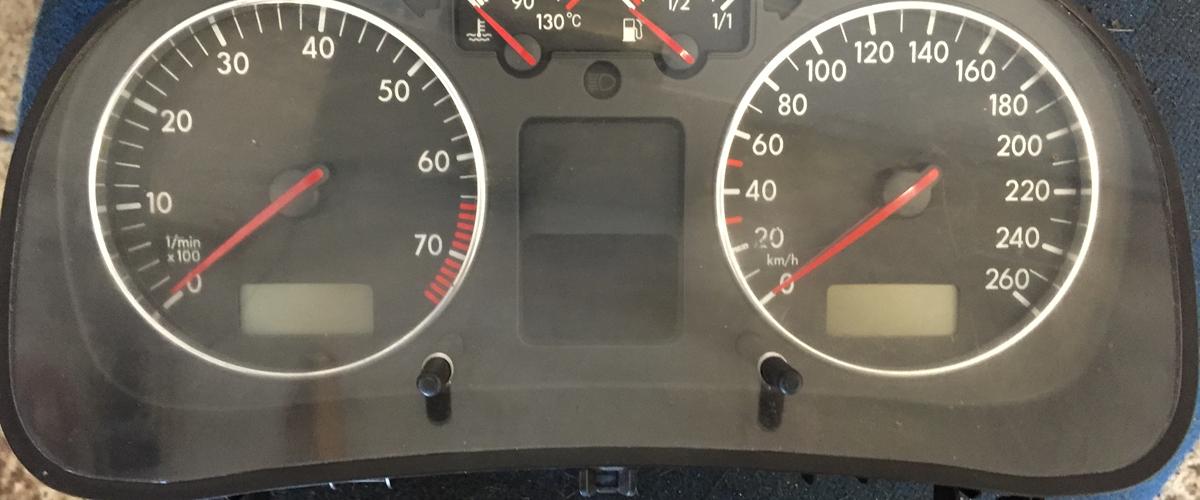 Speedometer med computer Golf 4 - kr. 1000 - brugte elektronik