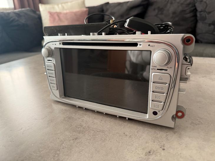 Ford Xtrons DVD Skærm Med Alt Tilbehøre - kr. 400 - brugte bilstereo