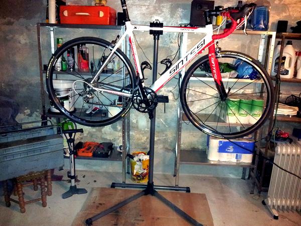 Cykelstativ til reparationer - Skrevet af M J