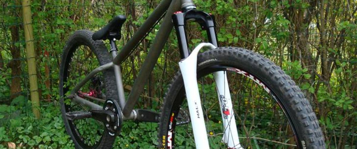 DMR Transition 26'' - Dirtjump - Cyklen er bygget op fra grund...