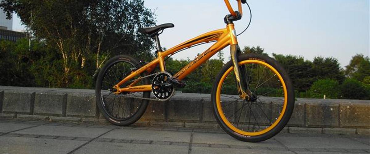 Intense Factory Pro 2010 - BMX Race - Man Flyver Meget Højt På Den,...