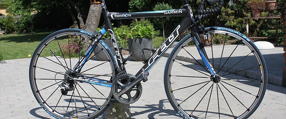 Felt F1, Garmin-Transitions - Racer - Vægten som den står på foto e...