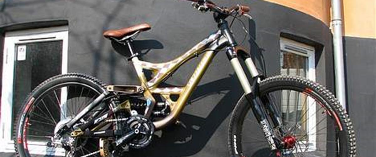 Specialized Demo 7 SOLGT - Downhill - Cyklen er sponsoreret af Spec...