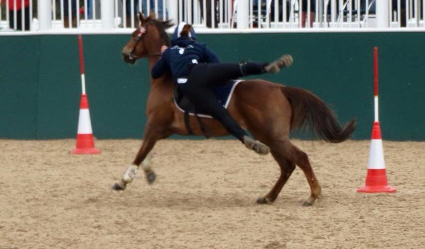 Hvordan kommer man i gang med at ride mounted-games?