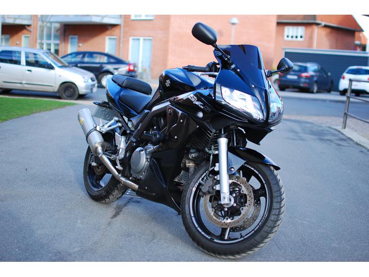 Suzuki SV650S - 2005 - Har rundet 31000. Købte den ...