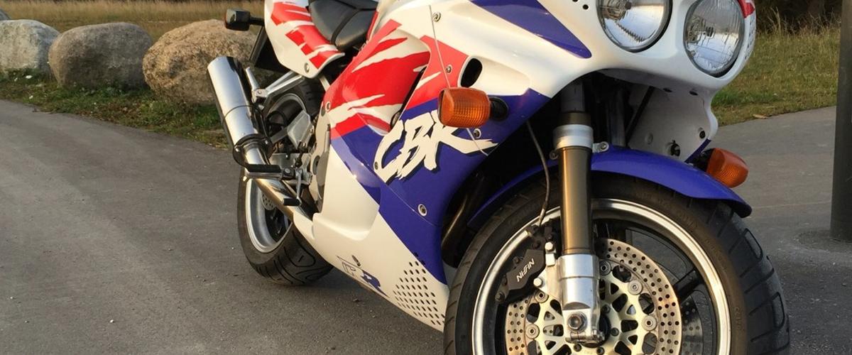 Honda CBR 900 RR Fireblade SC 28 - 1992 - Hele projektet er kørt på et ...
