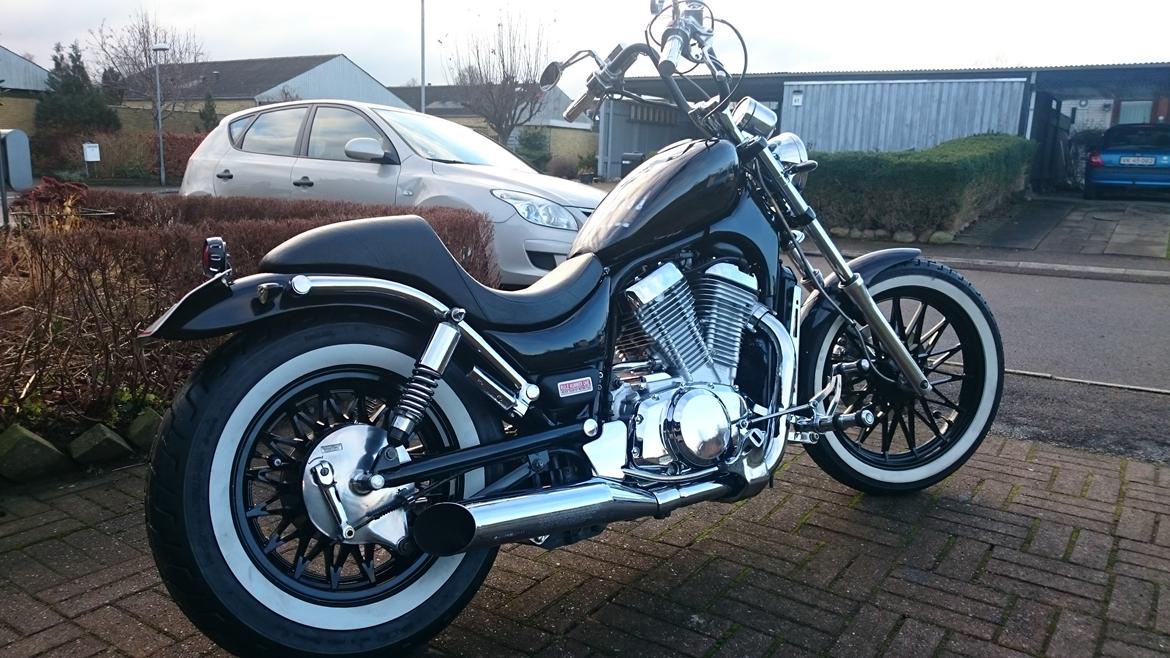 Suzuki Vs 700 Intruder - Billeder af mc-er - Uploaded af Terningen