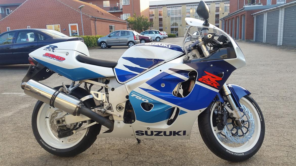 Suzuki GSX-R 750 SRAD - Billeder af mc-er - Uploaded af Eigil S