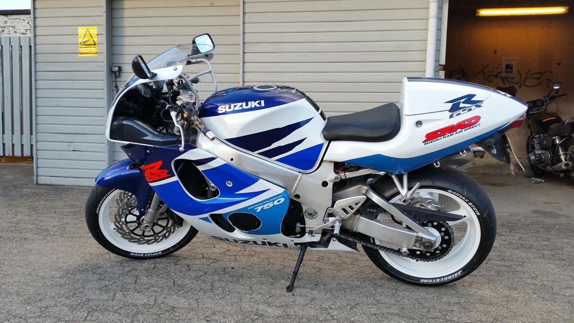 Suzuki GSX-R 750 SRAD - Billeder af mc-er - Uploaded af Eigil S