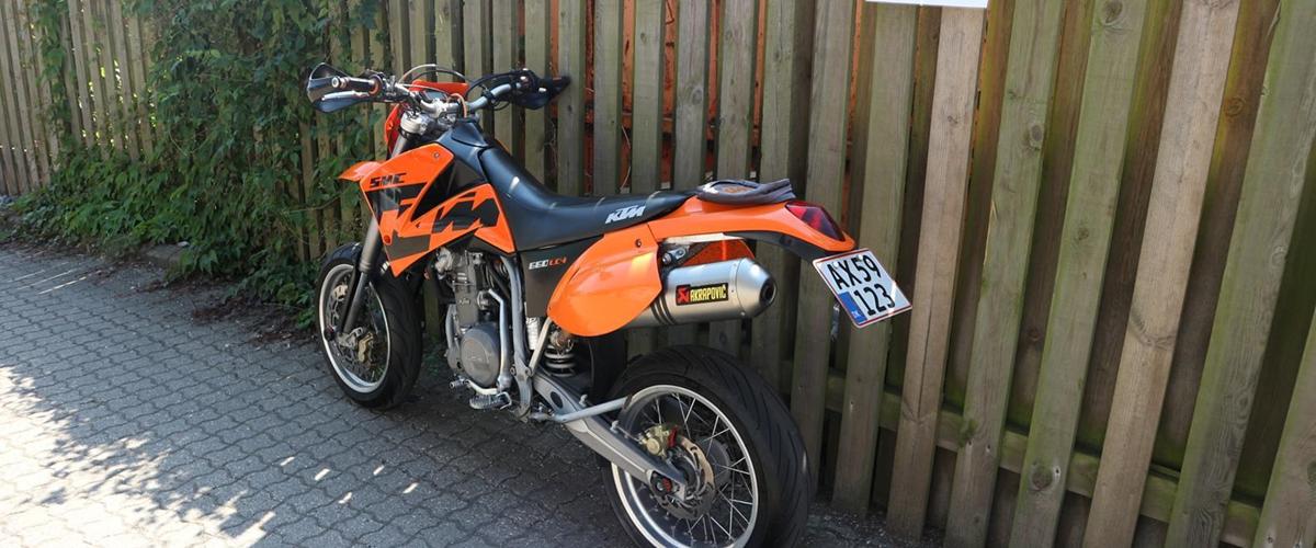 KTM 660 LC4 - 2006 - Med sine små 131.0 kg gør den...