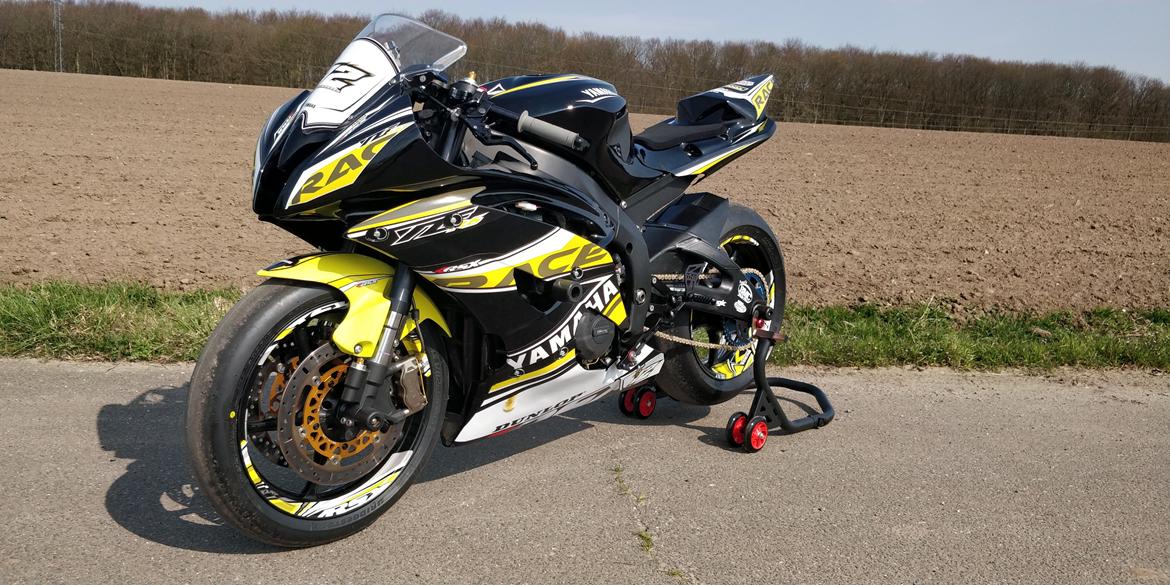 Yamaha YZF R6 rj15 - Billeder af mc-er - Uploaded af Martin S