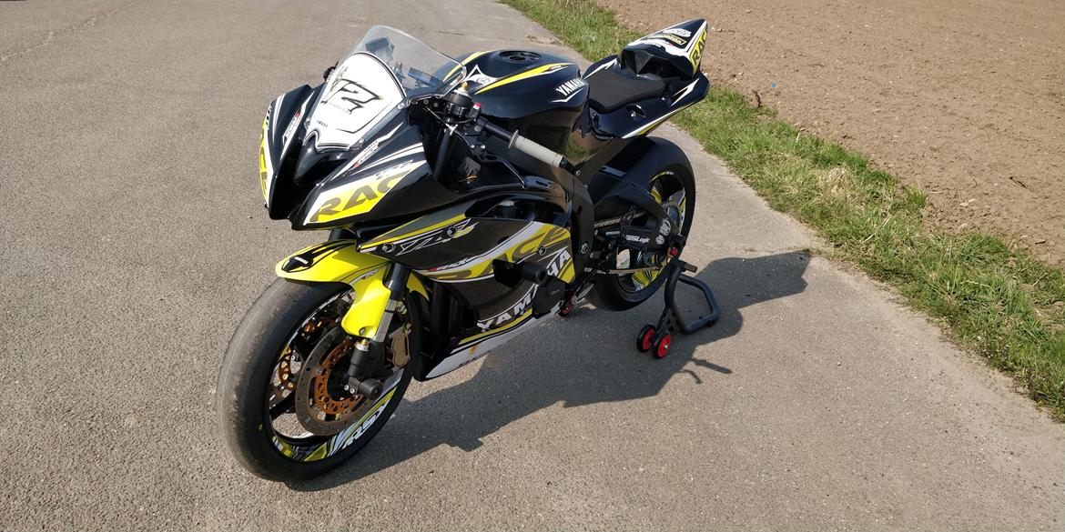 Yamaha YZF R6 rj15 - Billeder af mc-er - Uploaded af Martin S