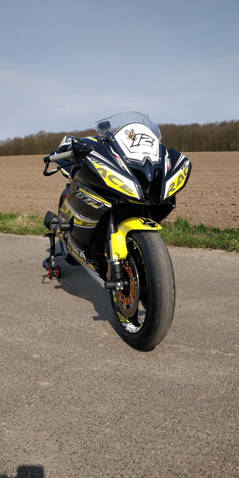 Yamaha YZF R6 rj15 - Billeder af mc-er - Uploaded af Martin S