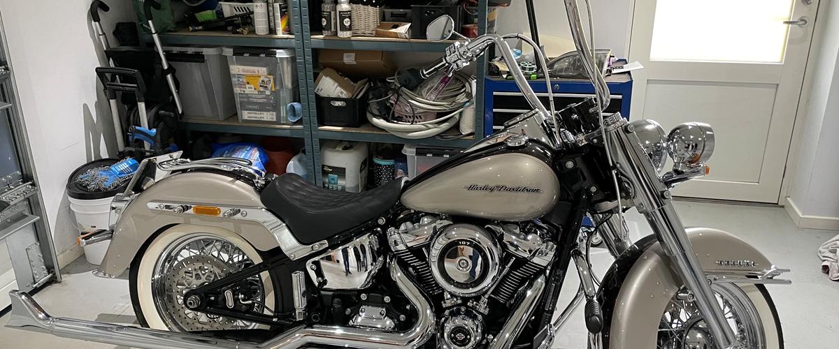 Harley Davidson Softail Deluxe “Cholo” style - 2018 - Color (farve ...