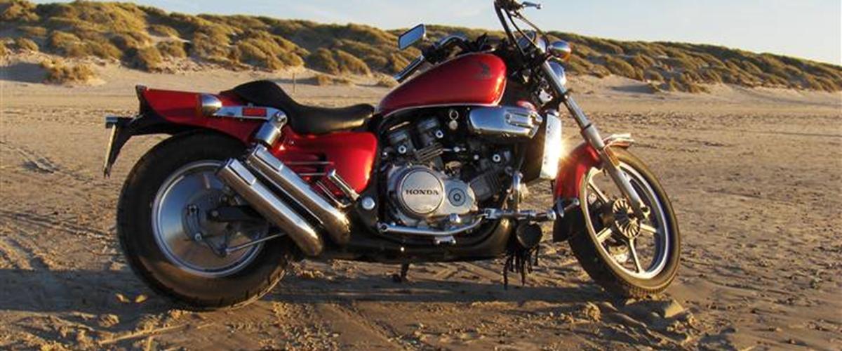 Honda Super Magna VF 700C - 1987 - Egenvægt: 228 kg. Totalvægt: