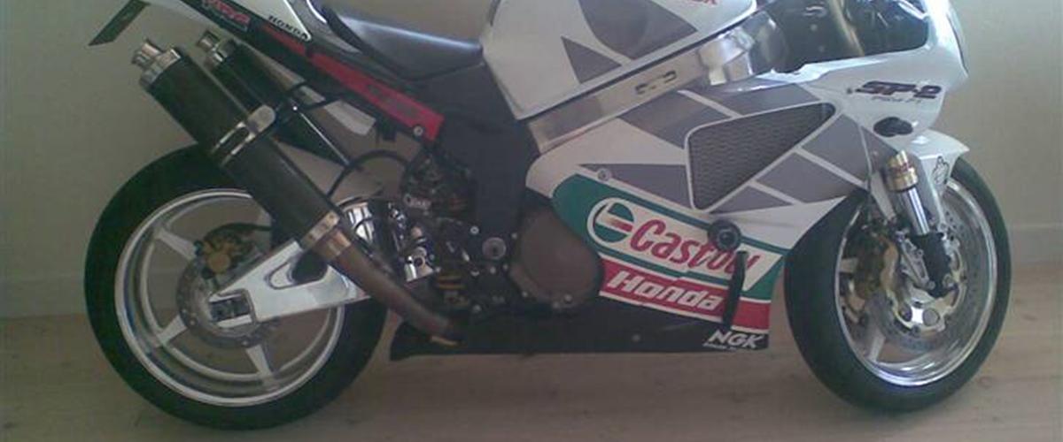 Honda Vtr 1000 Sp2 - 2002 - Har den stående indendørs fle...