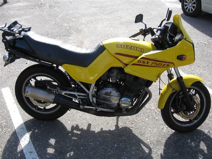 Suzuki GSX750ES - Billeder af mc-er - Uploaded af Dennis C