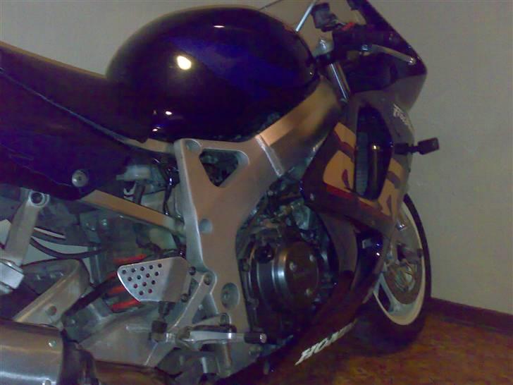 Honda cbr 919 fireblade - Billeder af mc-er - Uploaded af lars agerbo k