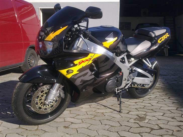 Honda CBR 900 Fireblade SC33 - Billeder af mc-er - Uploaded af Anders S